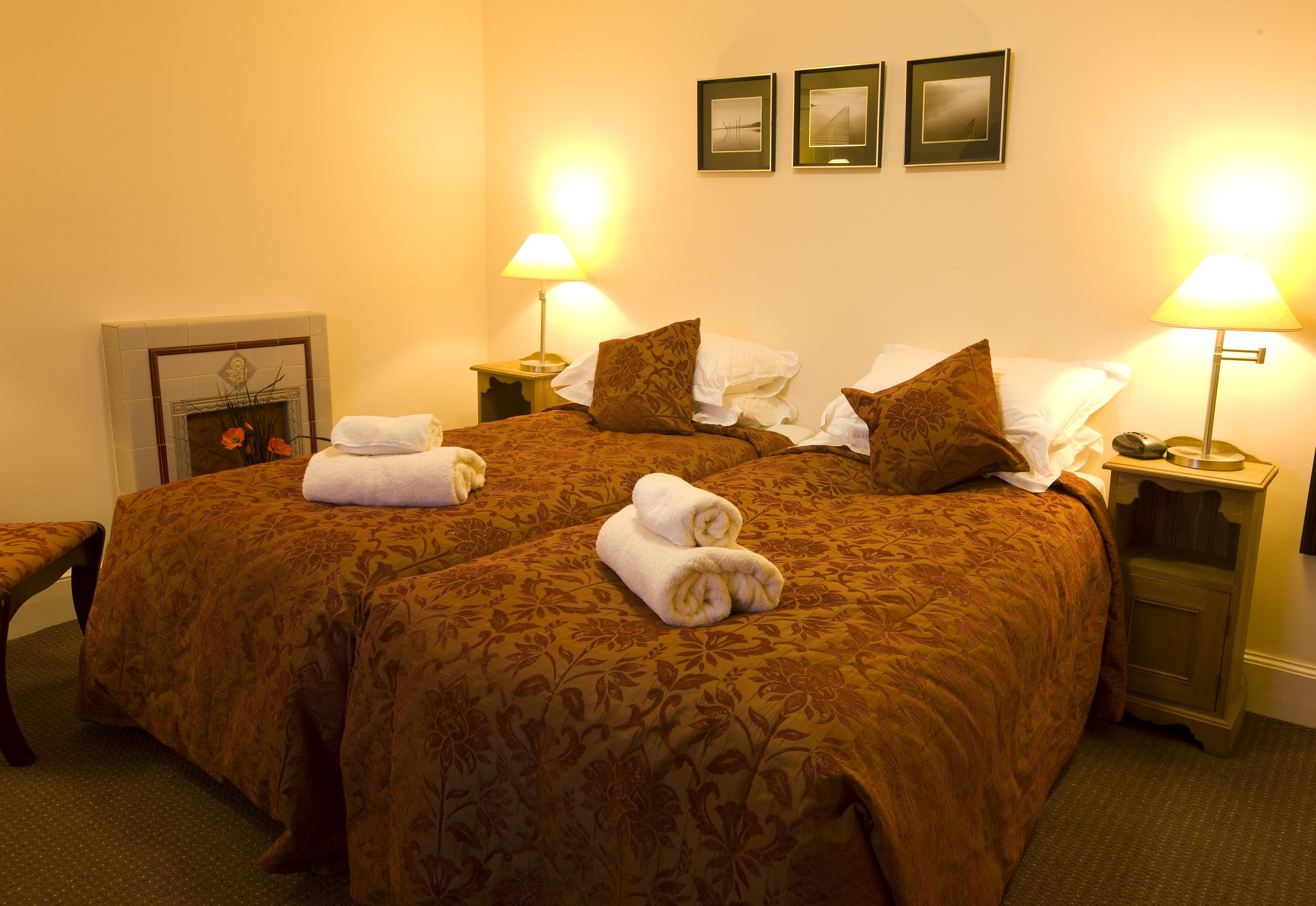 Rooms and Tariff – Welcome to The Highlander Inn at the centre of the ...